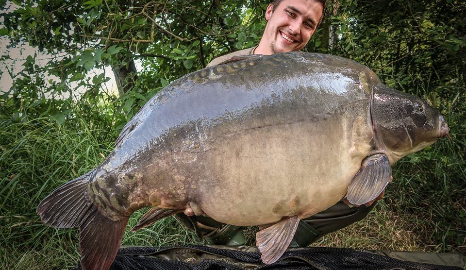GIGANT: Na české svazovce chytili obrovského kapra! Tohle je ...