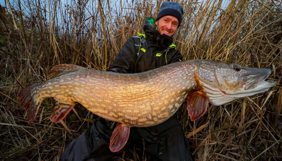 Jakub Vágner chytil gigantickou štiku! Podle některých rybářů je to ...